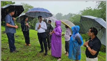 Maval News : मावळ तहसिलदारांनी केली धोकादायक गावांची पाहणी